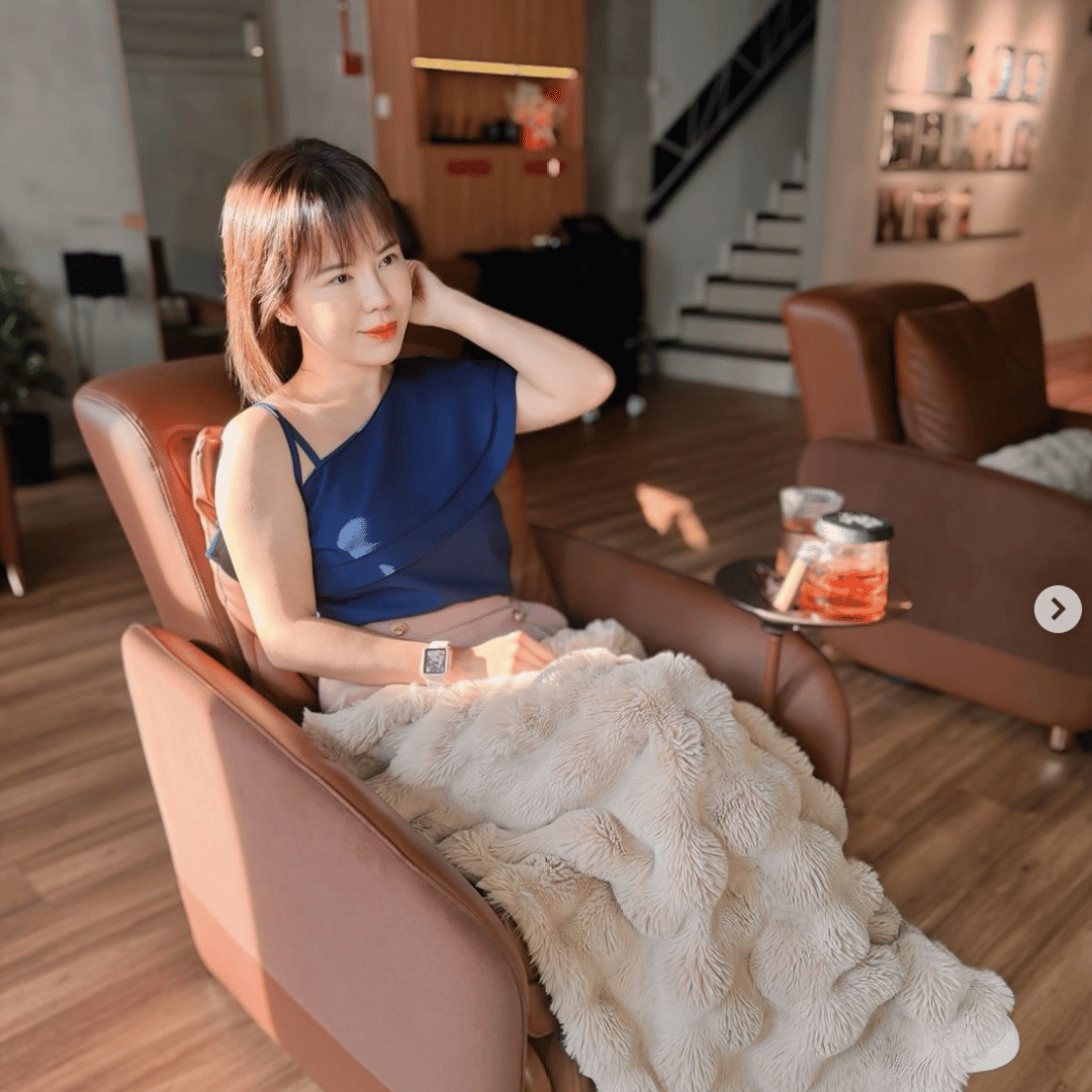 Massage Robot: AI Alice-7 & Moxibustion at Chrysalis